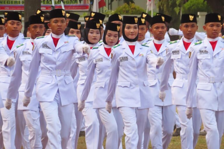 Mengenal Jenis-jenis Seragam Paskibra dan Cirinya
